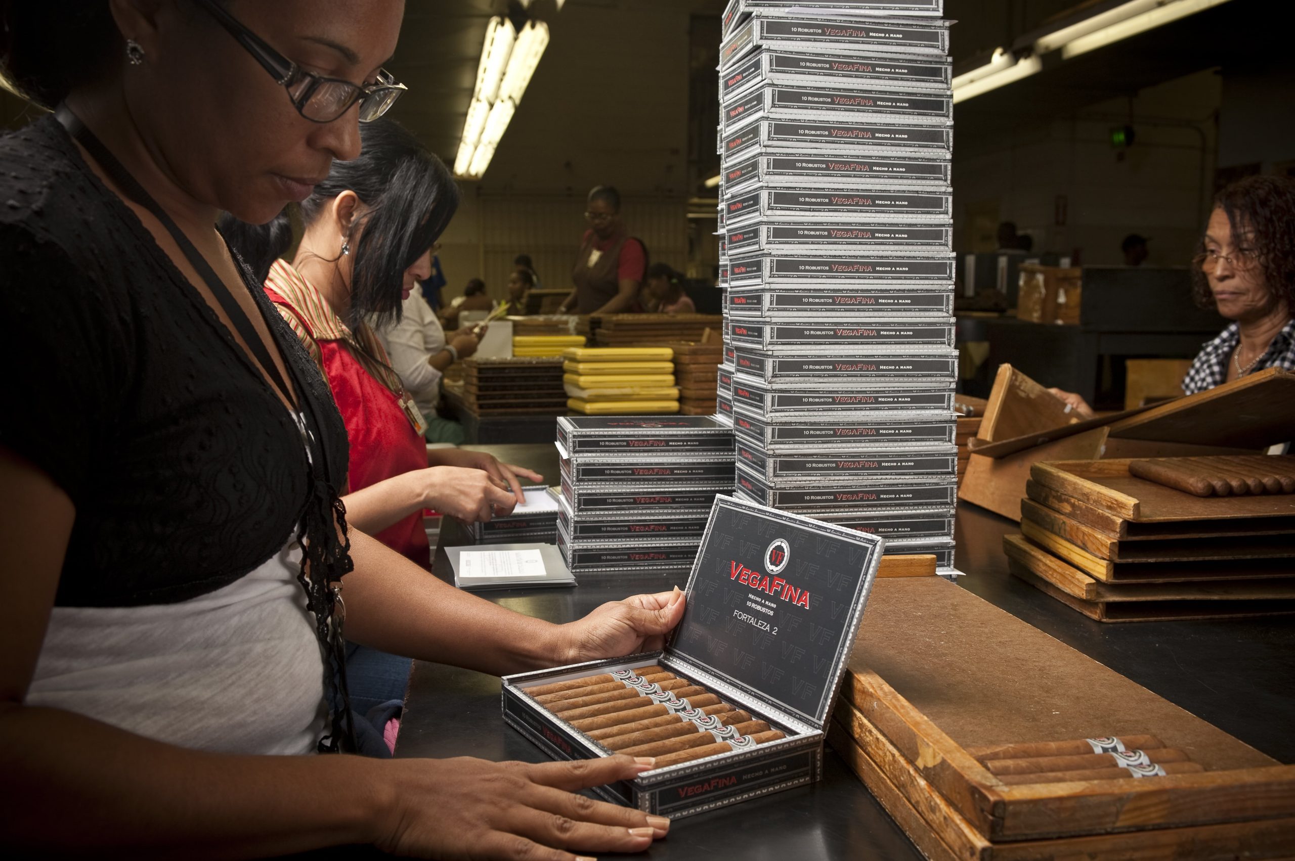 Preserving the Essence: A Comprehensive Guide to Cigar Storage and ...